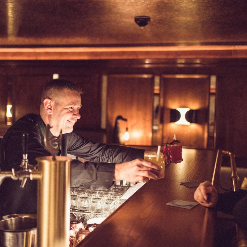 Restaurant on the Eibsee at the foot of the Zugspitze - Hotel Eibsee